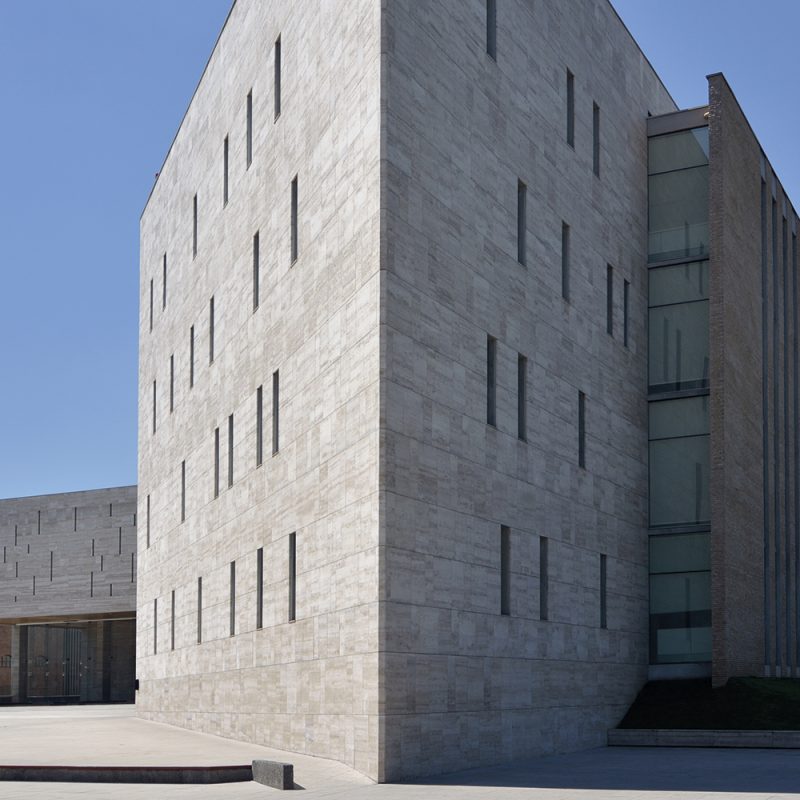 EDIFICIO “EJERCITO BICENTENARIO” – Iglesis Arquitectos